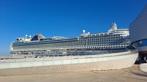 Navios de Cruzeiro Ventura e AIDAbella no Porto de Leixões - 2 e 3 de ...